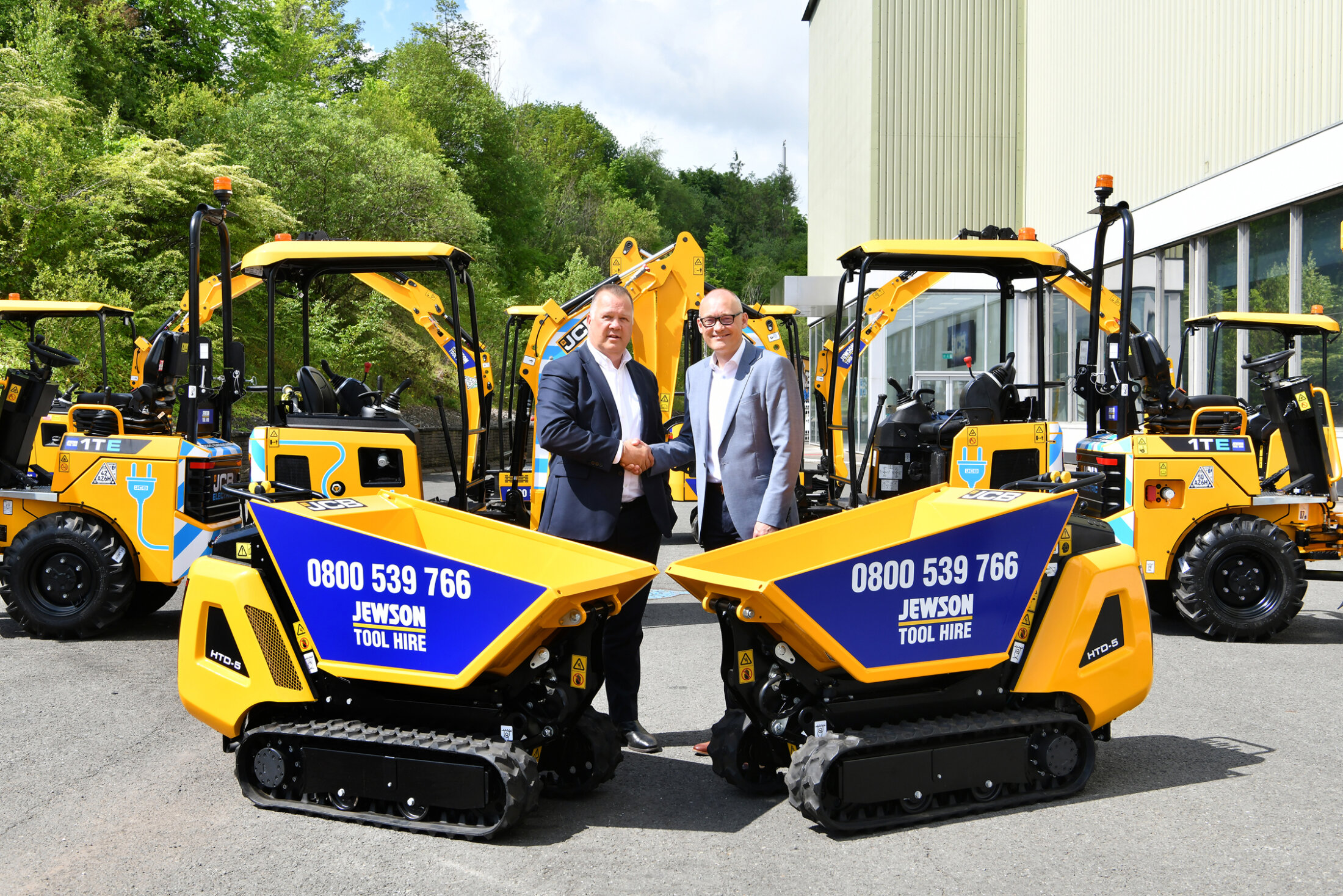 JCB WINS 900 MACHINE DEAL FROM NATIONAL BUILDERS’ MERCHANT - Sheet ...