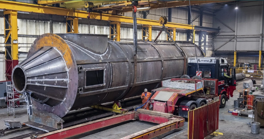 FRANCIS BROWN DELIVERS ‘HISTORIC FIRST’ FOR EGGER (UK) LTD - Sheet ...