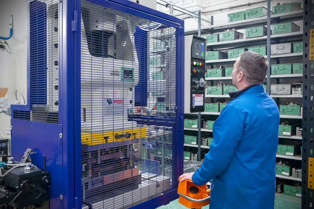 EXPLORING METAL CONTRACT MANUFACTURING AT JET PRESS - Sheet Metal ...